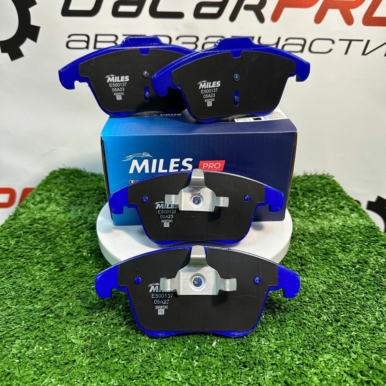 Колодки тормозные MILES E500137 Передние керамика CERAMIC