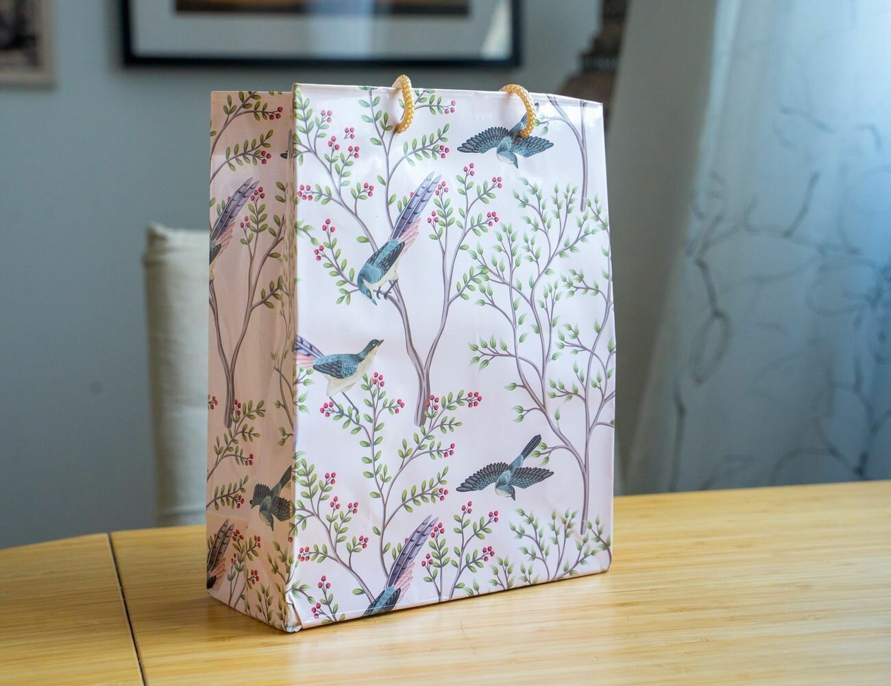 Подарочный пакет райские птицы медиум, бумага, пудровый, 23х18 см, Koopman International APF478010-3