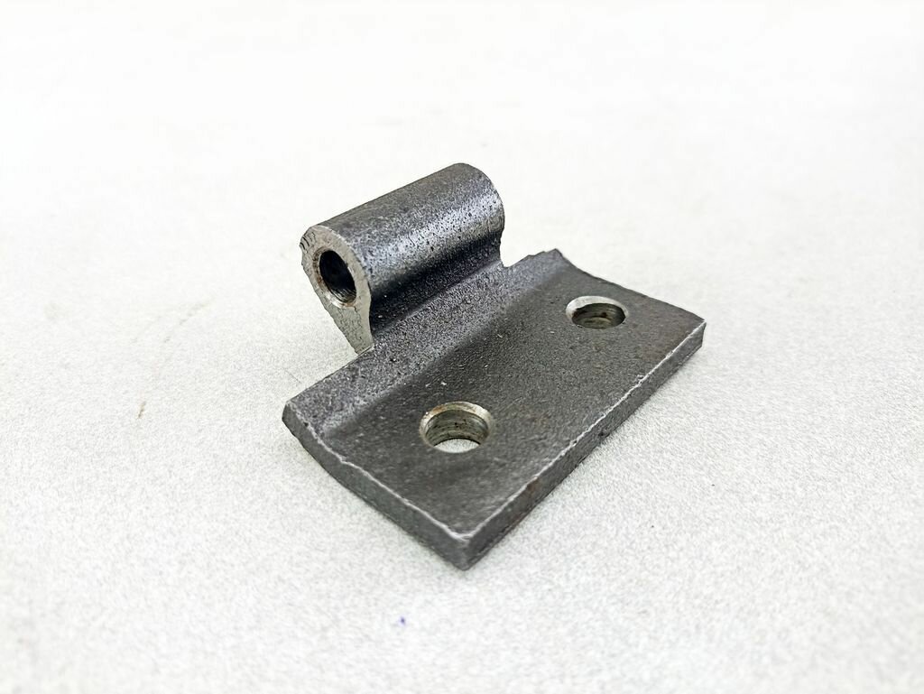 Петля двери для а/м УАЗ 469, Хантер боковой нижняя (на кузове)