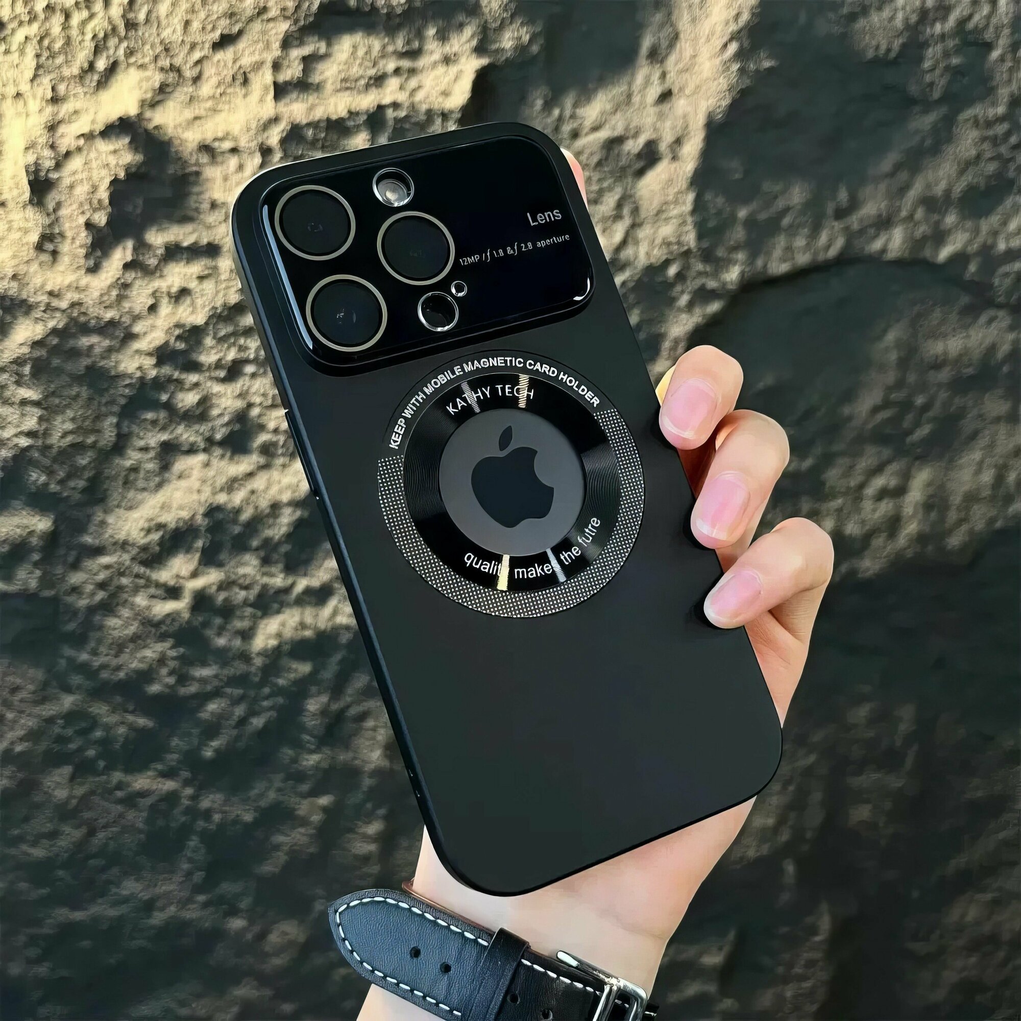 Магнитный противоударный чехол на Apple iPhone 14