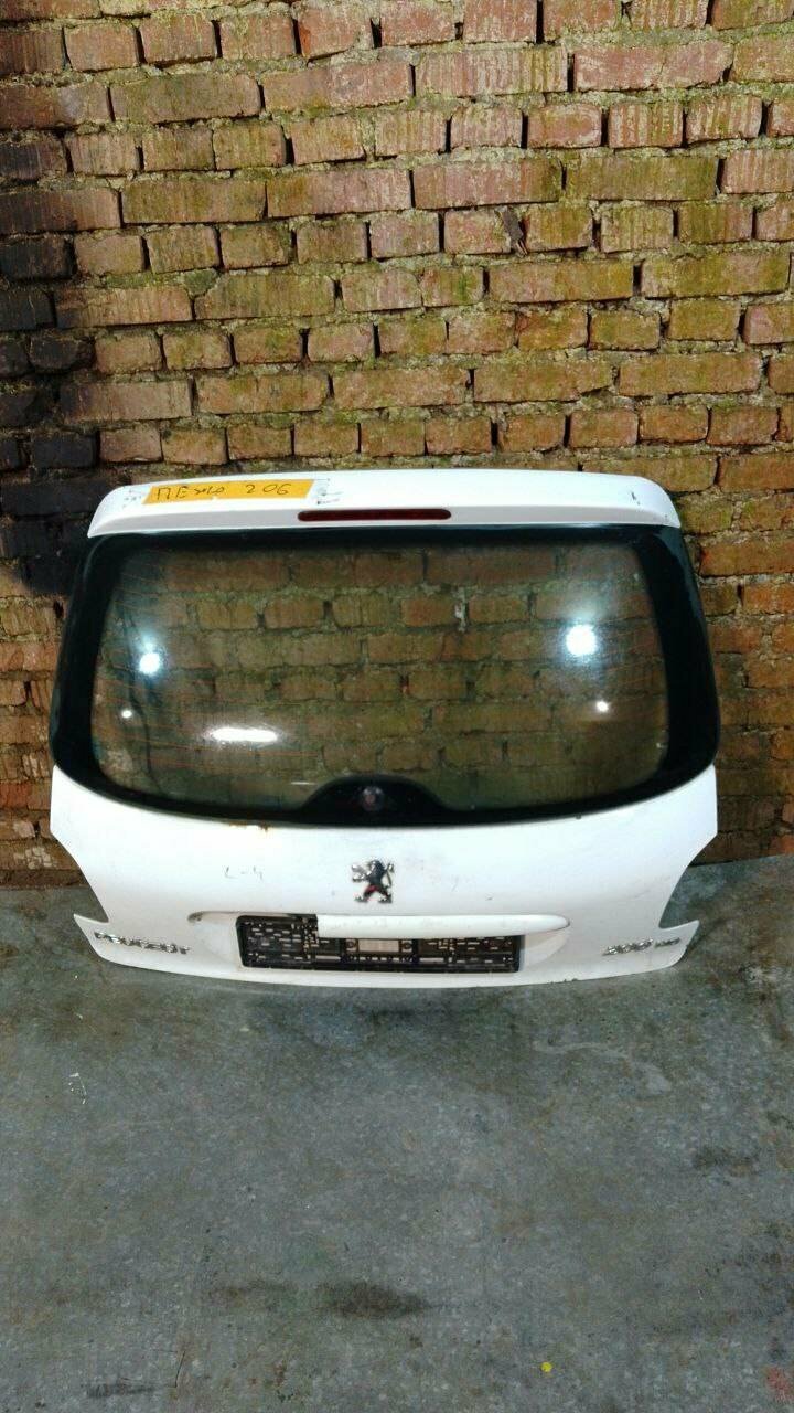 Крышка багажника со стеклом Peugeot 206 рест. 2006
