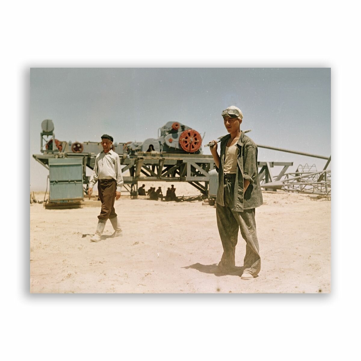 Советский постер, плакат на бумаге / Советские рабочие / Размер 30 x 40 см