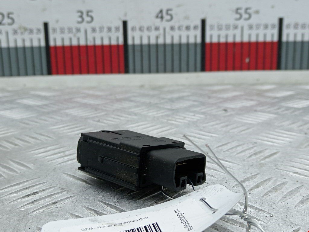 Кнопка корректора фар Toyota Yaris 1 8487002030 арт. 1998350