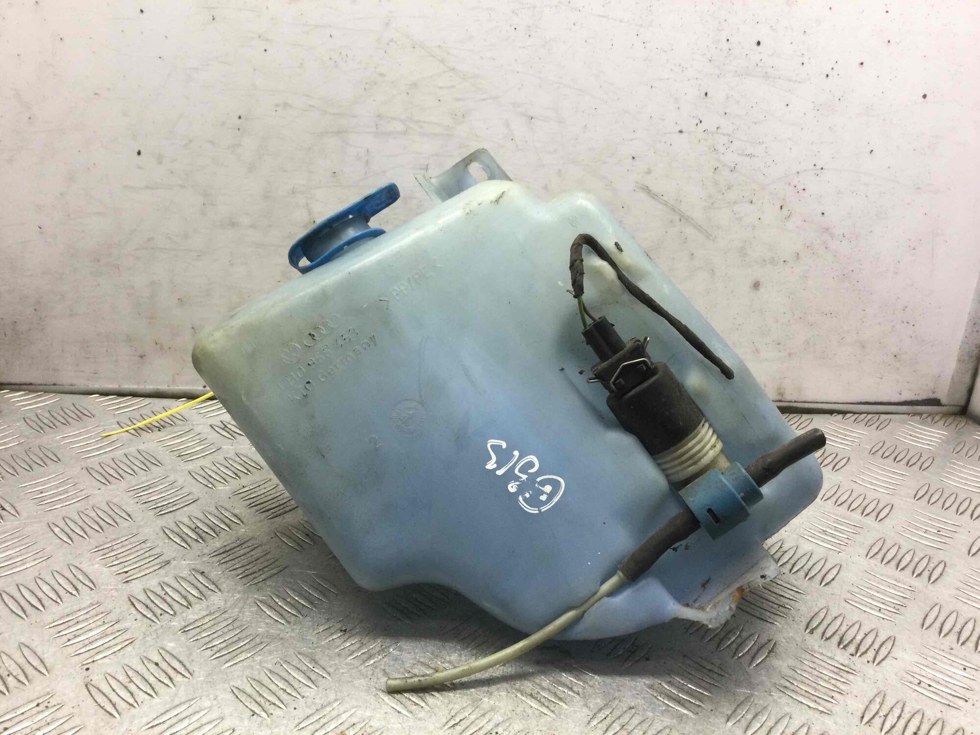 Б/У Бачок омывателя Volkswagen Golf 3 поколение (1991-1997) 1994 г.