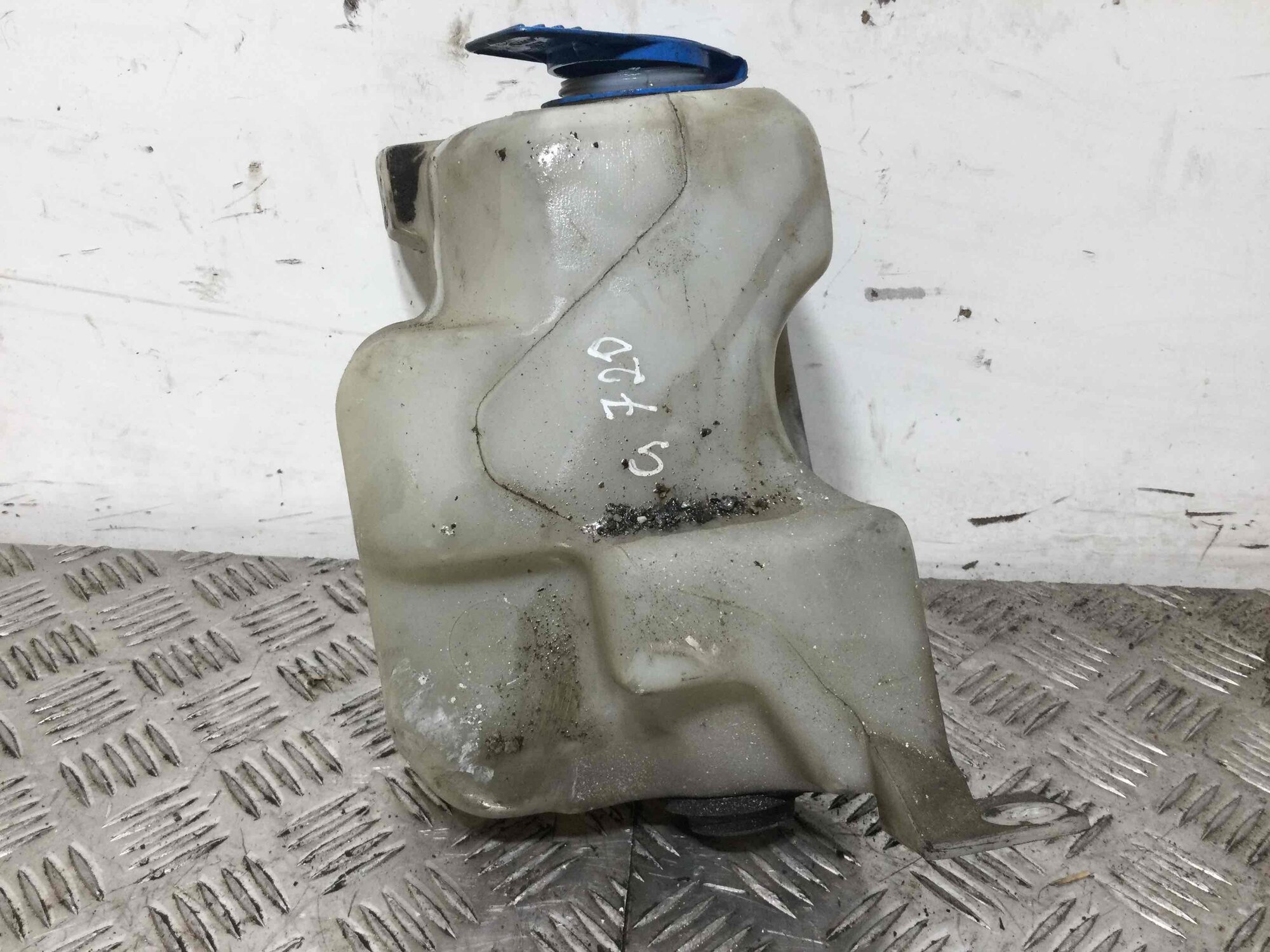 Б/У Бачок омывателя Volkswagen Golf 4 поколение (1997-2004) 2000 г.