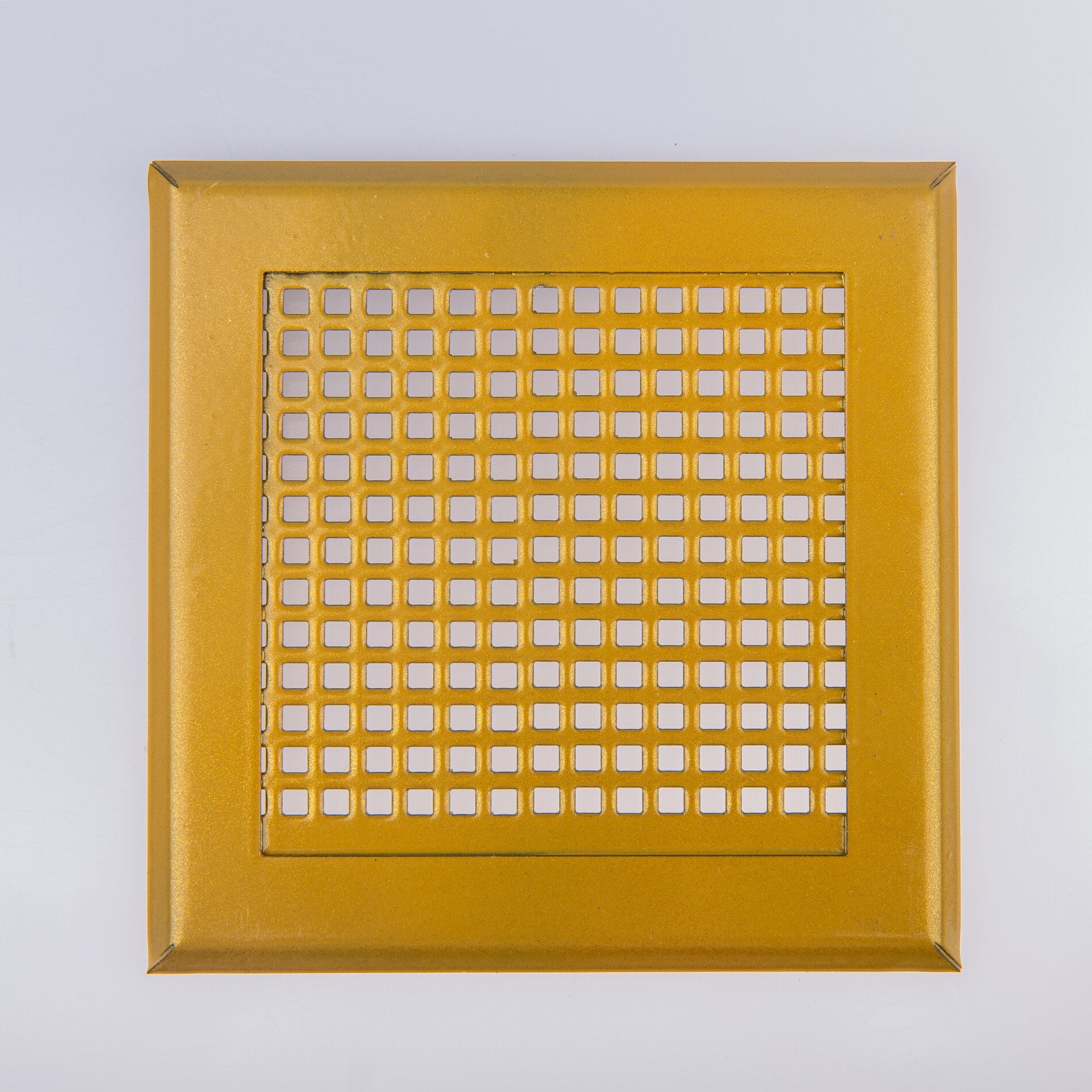 Решетка вентиляционная 100х100мм металлическая на магнитах, кружок, золото