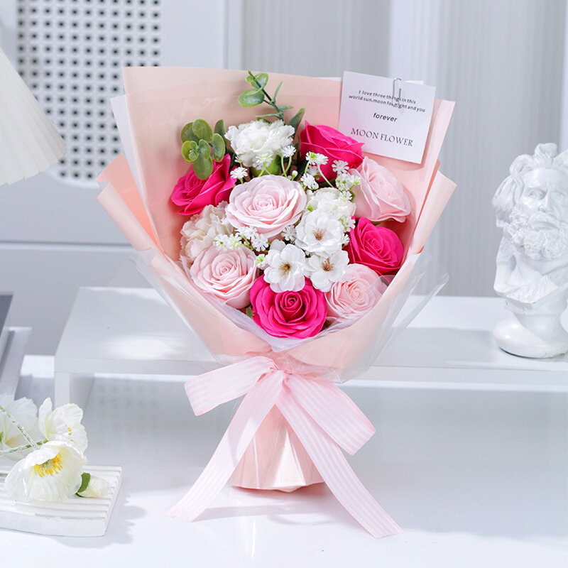 Букет "Танабата" Aida, пробуждающаяся роза и гвоздики, мыльный цветок, синий