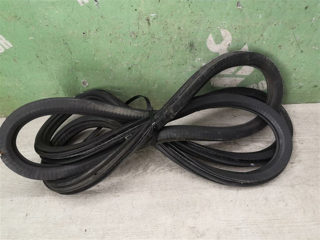 Уплотнитель двери VW Polo Classic 95-02