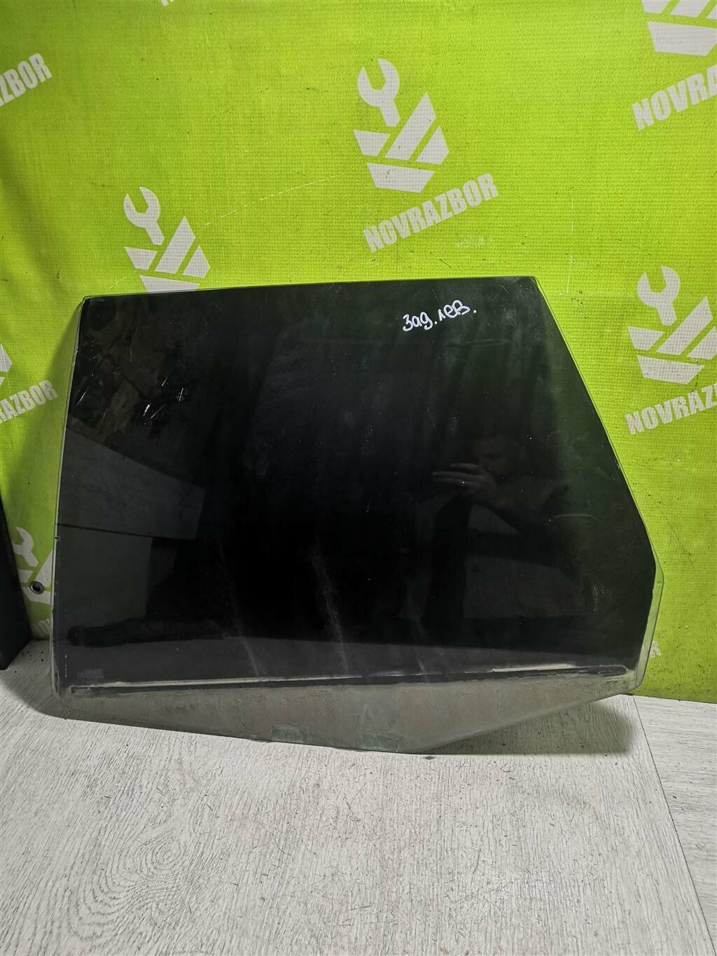 Стекло двери задней левой VW Polo Classic 95-02
