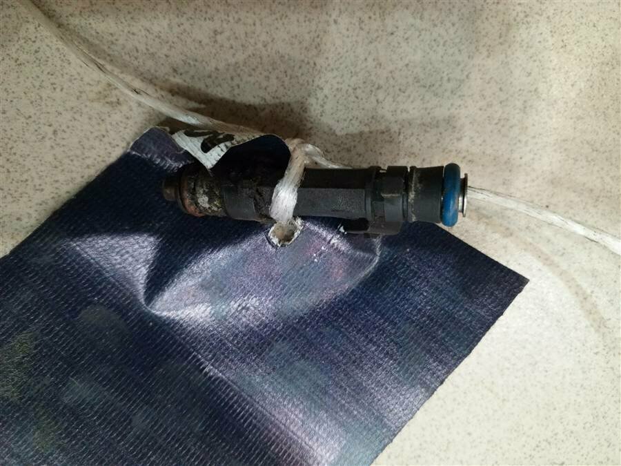 Форсунка инжекторная от Renault Logan 1 2005-2014