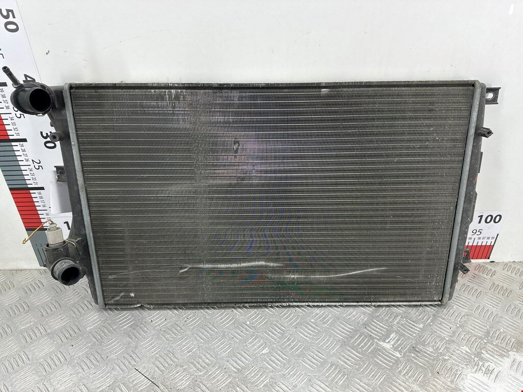 Радиатор основной Volkswagen Golf 5 1K0121253AA арт. 2203898