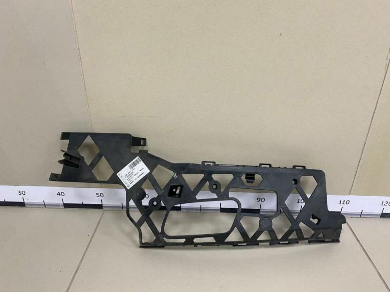 Направляющая переднего бампера левая Volkswagen Passat CC 2008-2017 кат.номер: 3C8807177