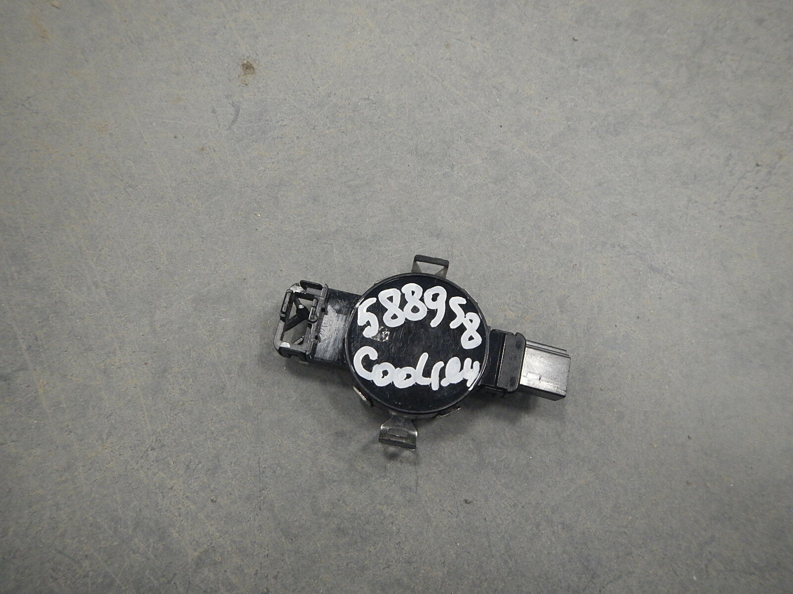 Б/У Датчик дождя, Geely (Джили)-ATLAS PRO (21-) GEELY ATLAS PRO (21-) Без видимых повреждений. 588958 GEELY арт. 8889644964