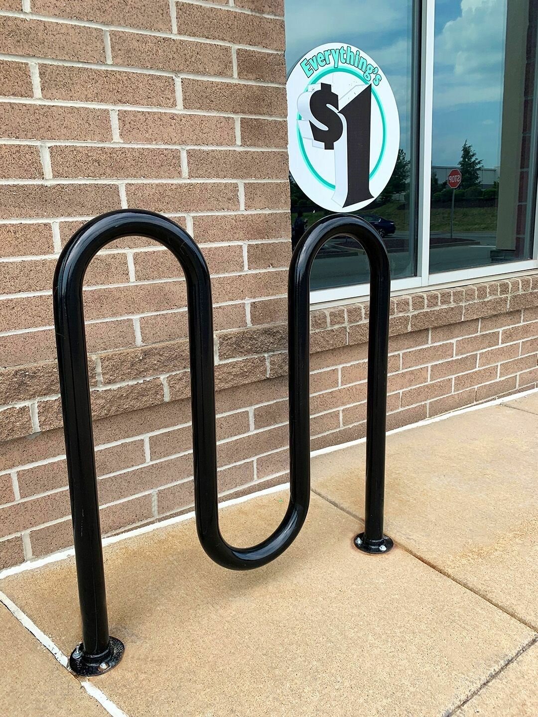 Велопарковка высота 90см ширина 57см из круглой трубы