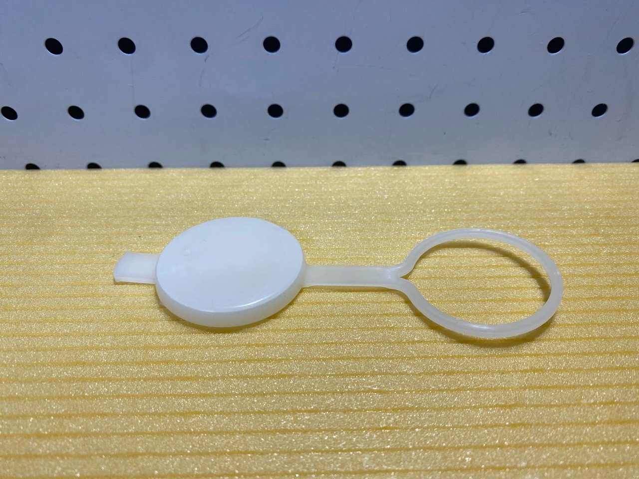 Крышка, бачок омывателя лобового стекла MERCEDES ATEGO KAMAZ-5490 54901 (мерседес атего КАМАЗ)