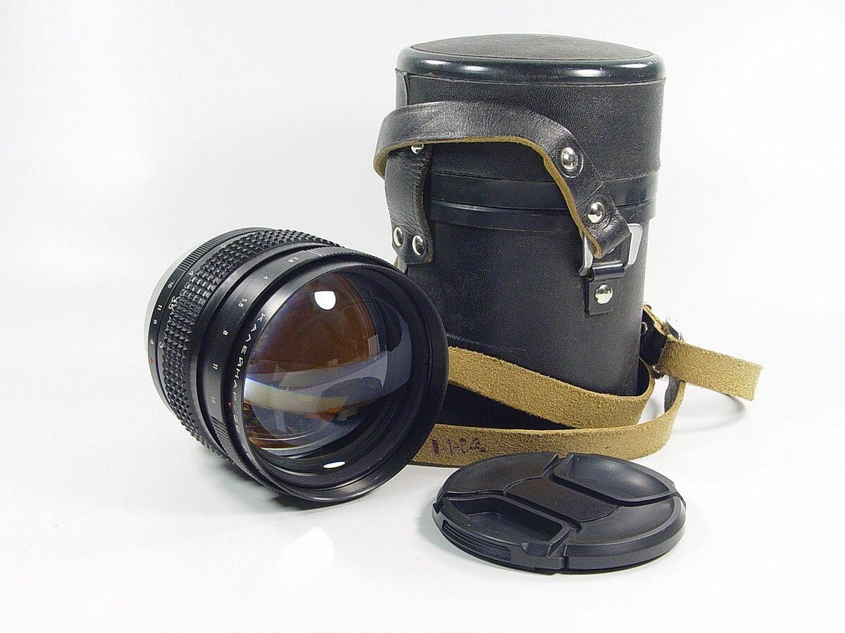 Среднеформатный портретный объектив Калейнар-3В 2.8 150мм для камер Киев-88. Комплект в футляре.