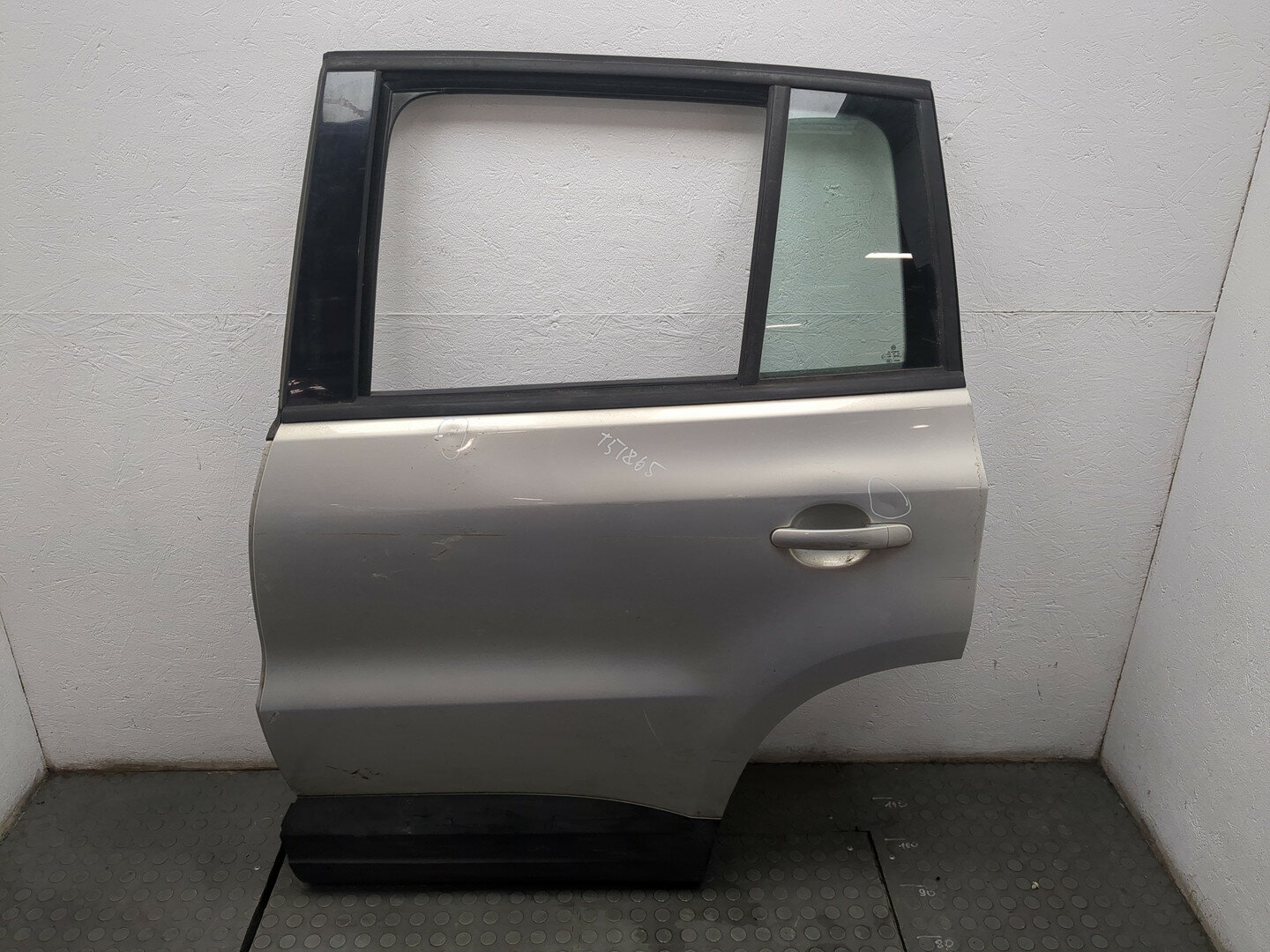 Дверь боковая (легковая) левая задняя Volkswagen Tiguan Б/У