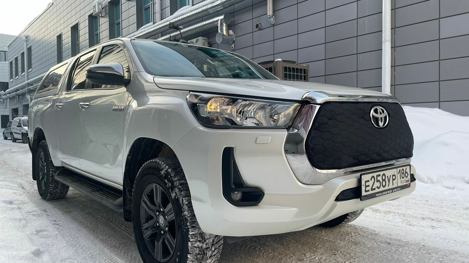 Утеплитель радиатора и бампера для Toyota Hilux (2020 -н. в.) VIII Тойота Хайлюкс