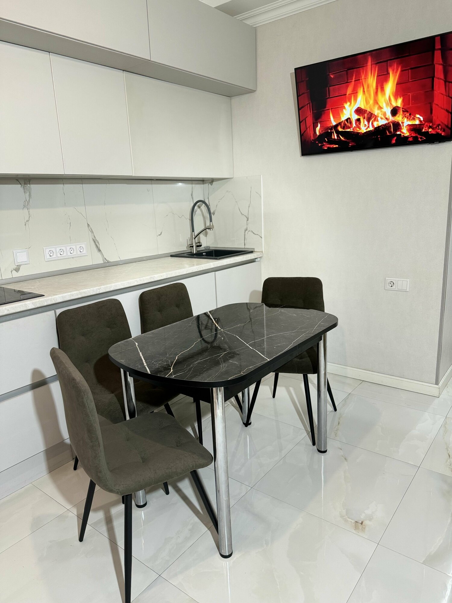 Кухонный стол и стулья Обеденная группа