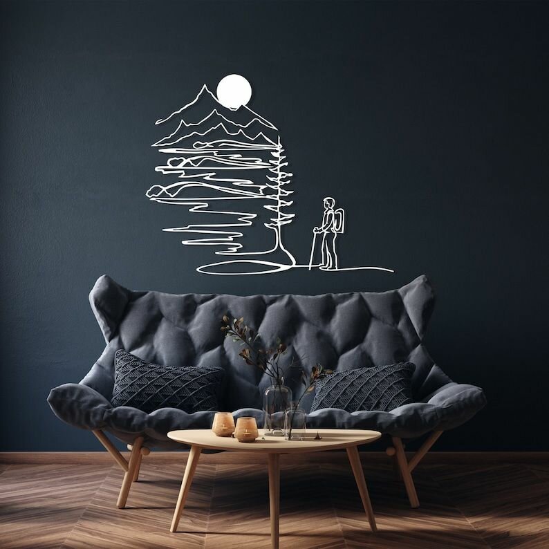 Декоративное панно деревянное, Альпинист у подножья горы (белый цвет)