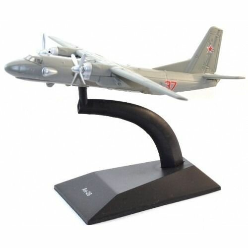 Масштабная модель 1/200 самолет АН-26