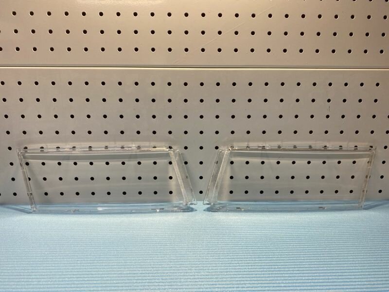 Комплект стекол противотуманных фар (левое, правое) скания 6 серия пластик (SCANIA)