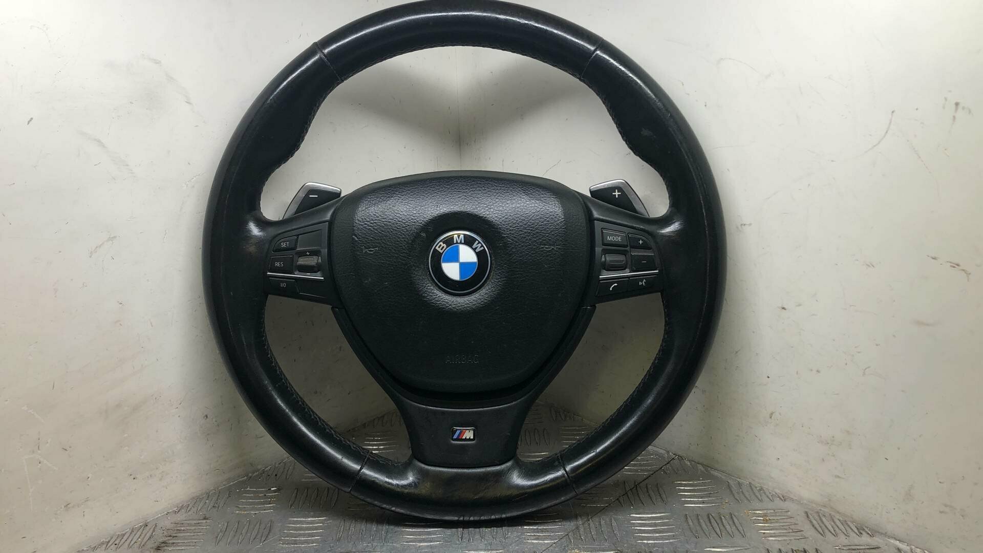 Руль для BMW 5 F10/F11/GT F07 2.0 OEM 32337844103