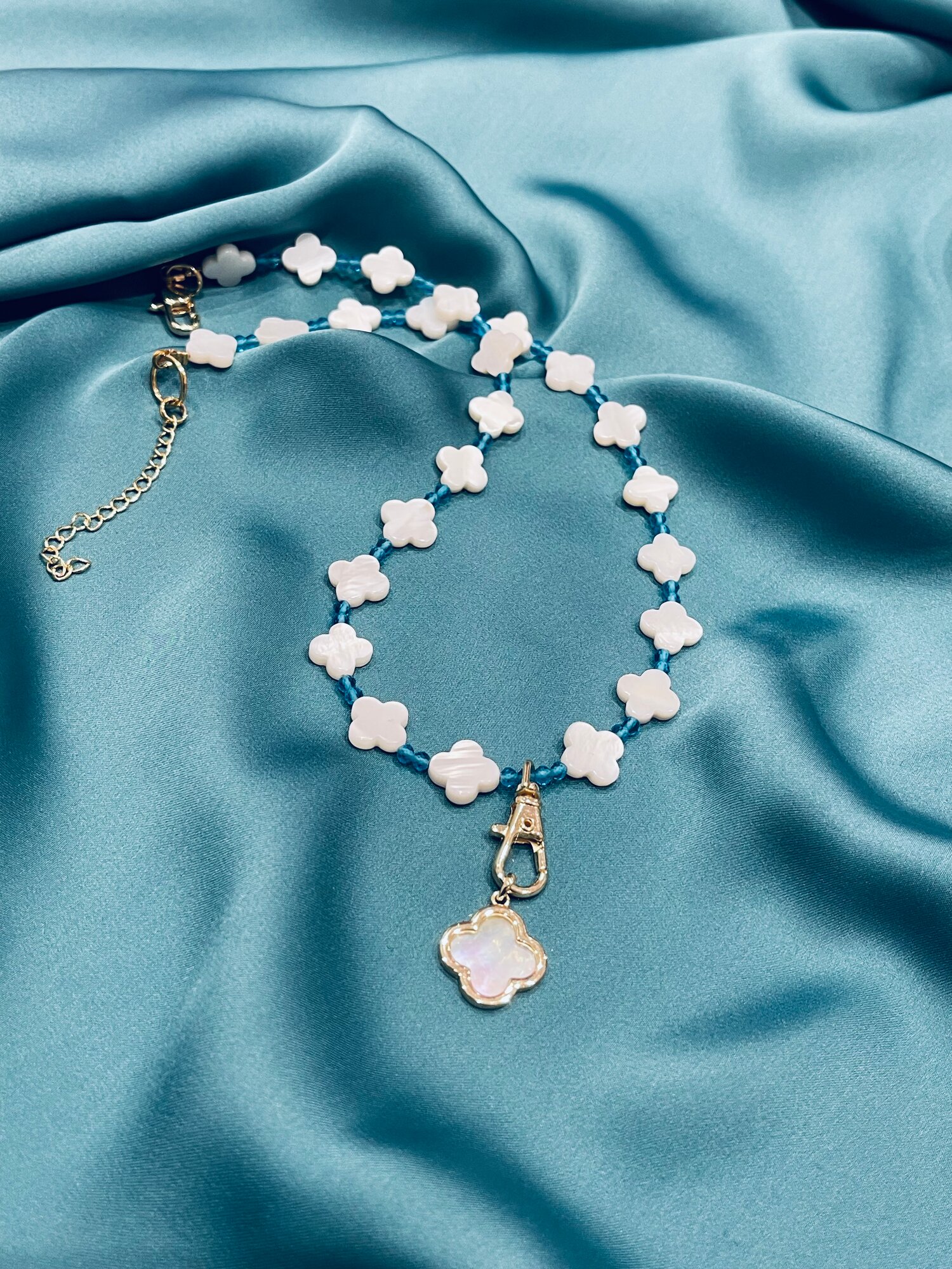 Колье, шпинель синтетическая, перламутр