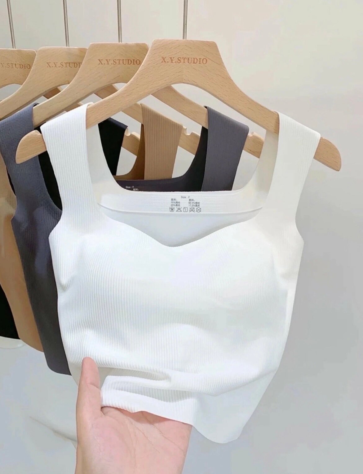 Топ женский бесшовный, очень мягкая и комфортная ткань, идеальная посадка