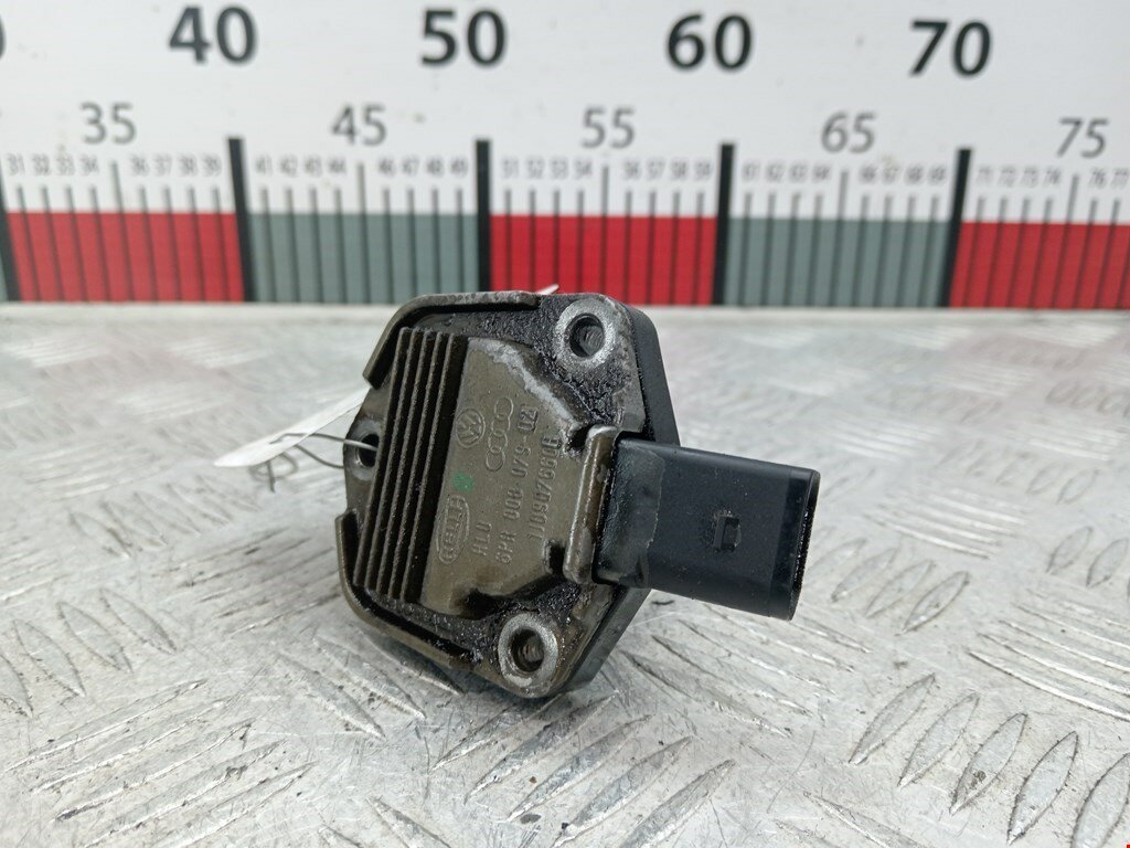 Датчик уровня масла Volkswagen Golf 4 1J0907660B арт. 2055624
