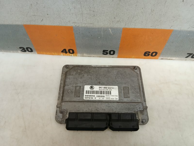 Б/У блок управления ДВС, мозги, Шкода Фабия 1 Блок управления двигателем Skoda Fabia 2003 1 334227 VAG арт. 047906033G