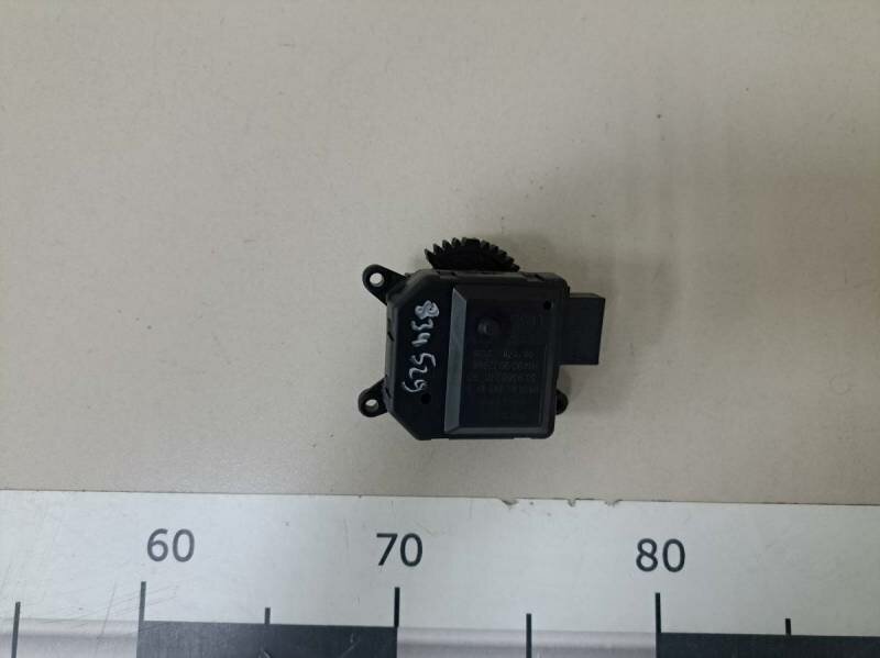 Моторчик заслонки печки Volkswagen Polo Sed RUS 2011 кат.номер: 6Q1819453D