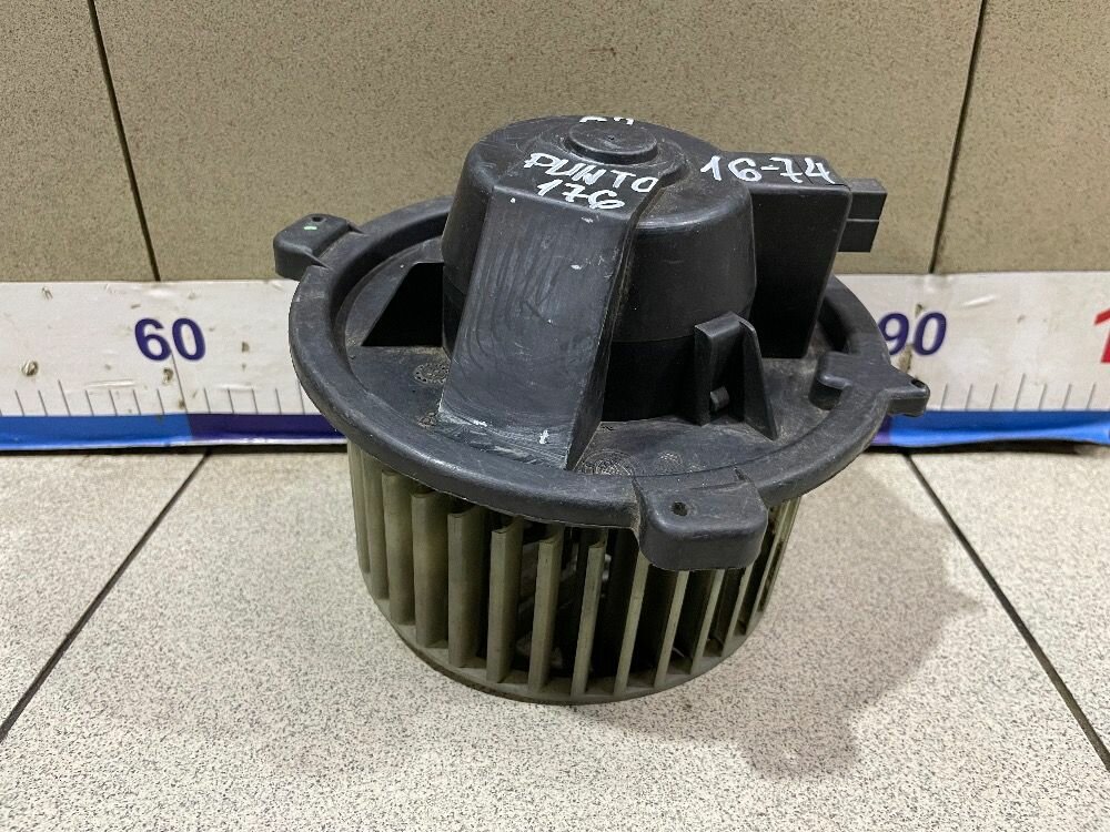 Моторчик отопителя FIAT Punto I (1993—1999) 46722218