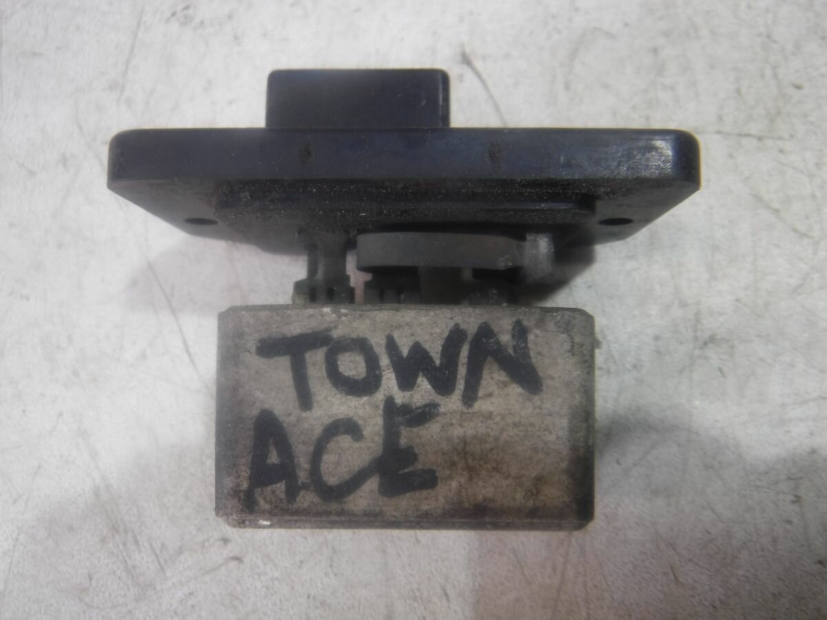 Резистор отопителя Toyota Town Ace III (1992 — 1996)