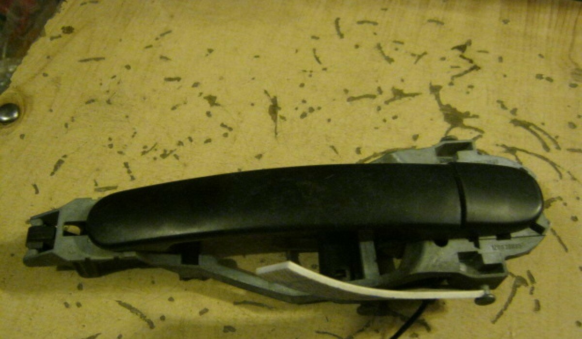Ручка двери задней левой наружная Octavia (A5 1Z-) Skoda 1Z0839886