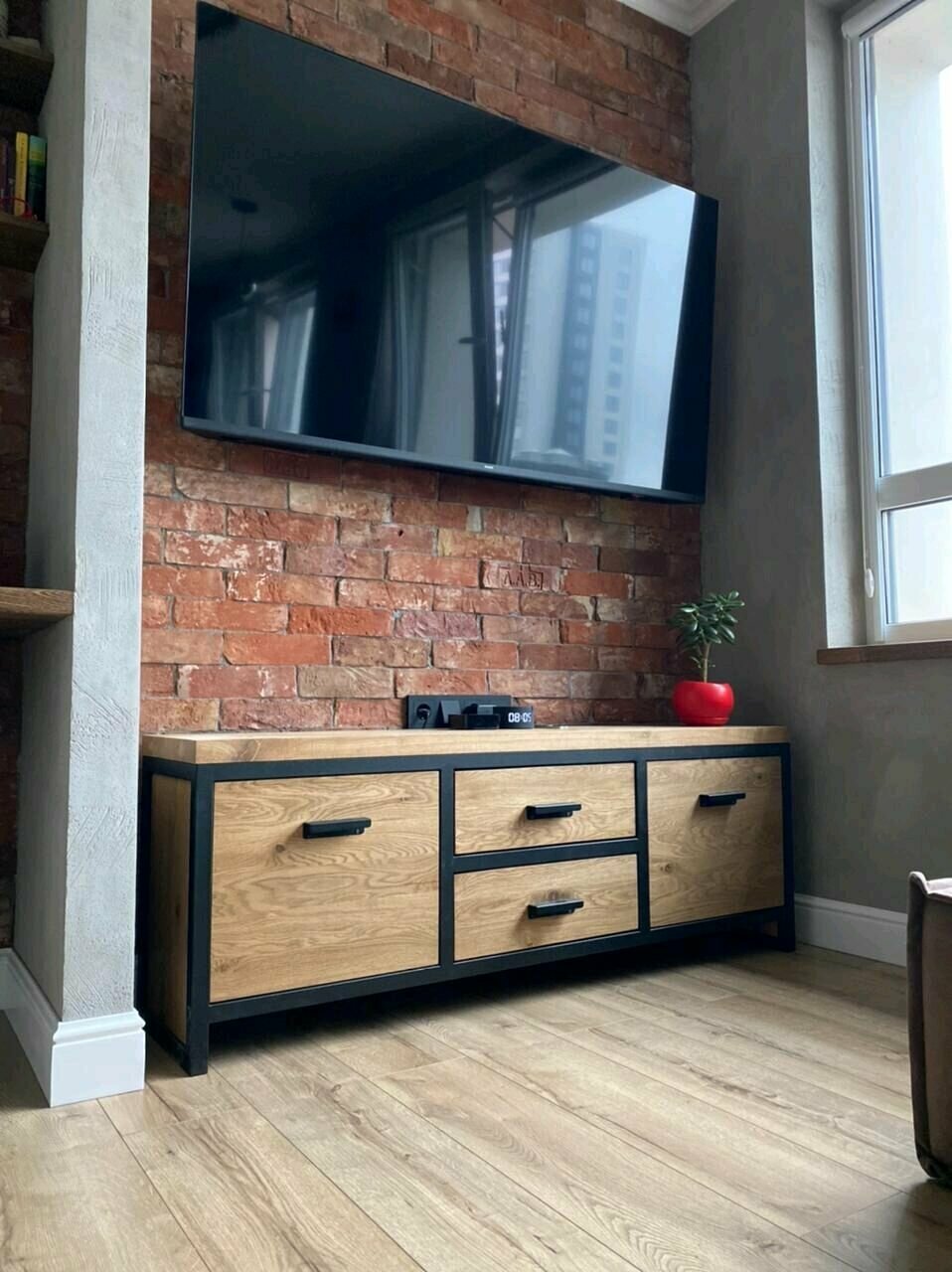 Тумба "EasyLOFT" в стиле лофт под телевизор с ящиками, массив дуба, 150х35х55 см.