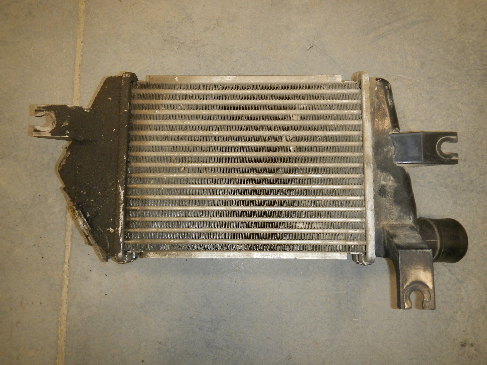 Б/У Интеркулер, Mitsubishi (Митсубиси)-L200 (KB) (06-) MITSUBISHI L200 (KB) (06-) Небольшая деформация. 590207 MITSUBISH...