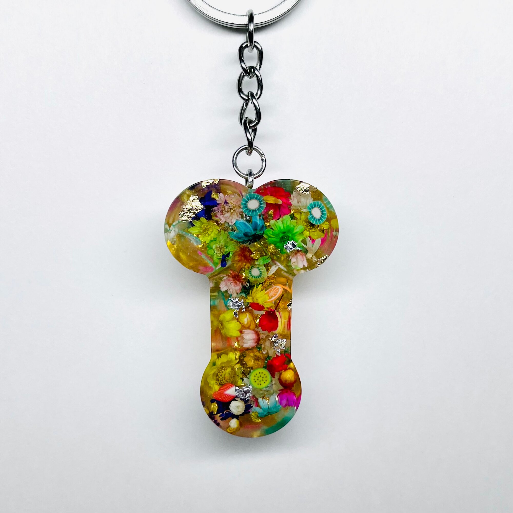 Креативный брелок в форме пениса, инкрустированный сухоцветами, декором и поталью EVTUSHENKO ART.