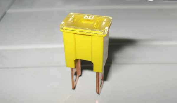 Предохранитель Chery Amulet 60A (контакты снаружи) A11-3722023