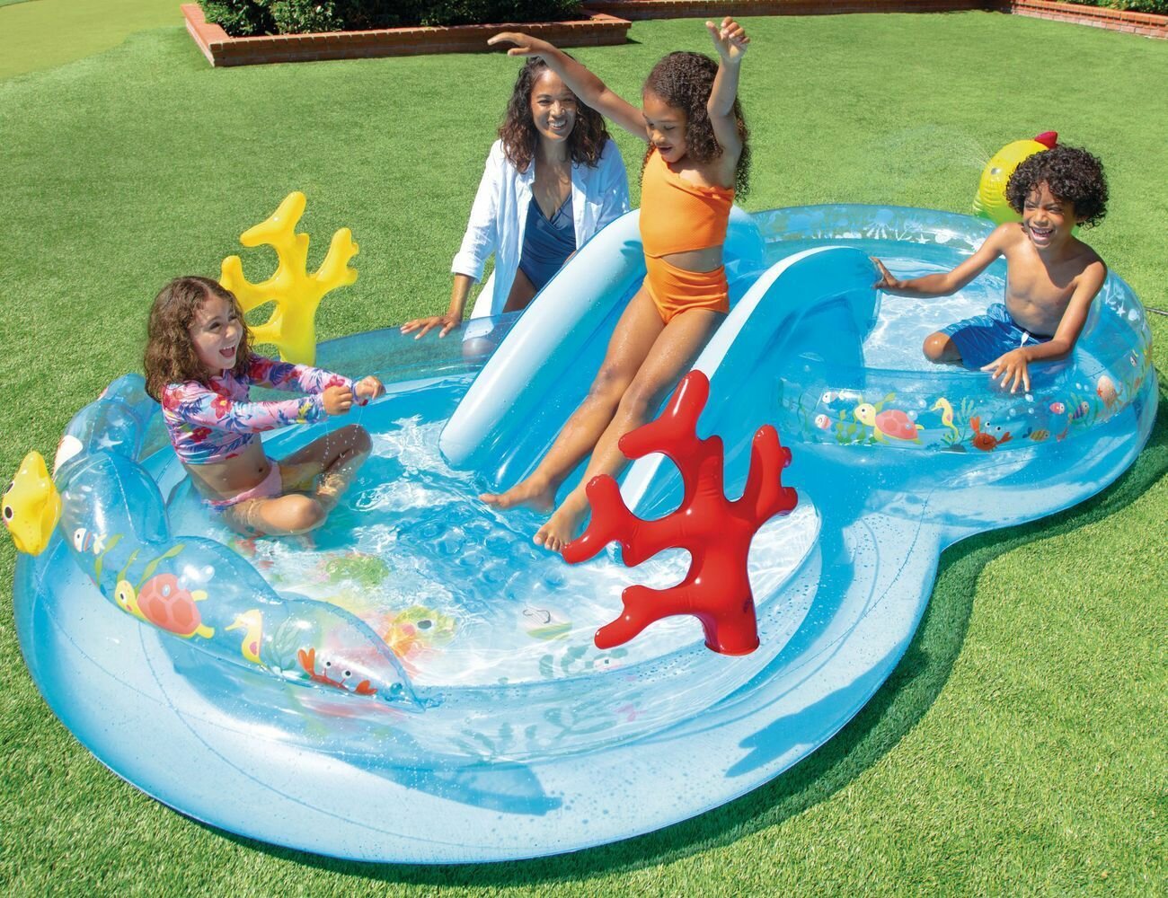 Надувной игровой центр Intex Подводный мир с горкой и фонтанчиком, 310х193х71 см, от 2 лет, 56143