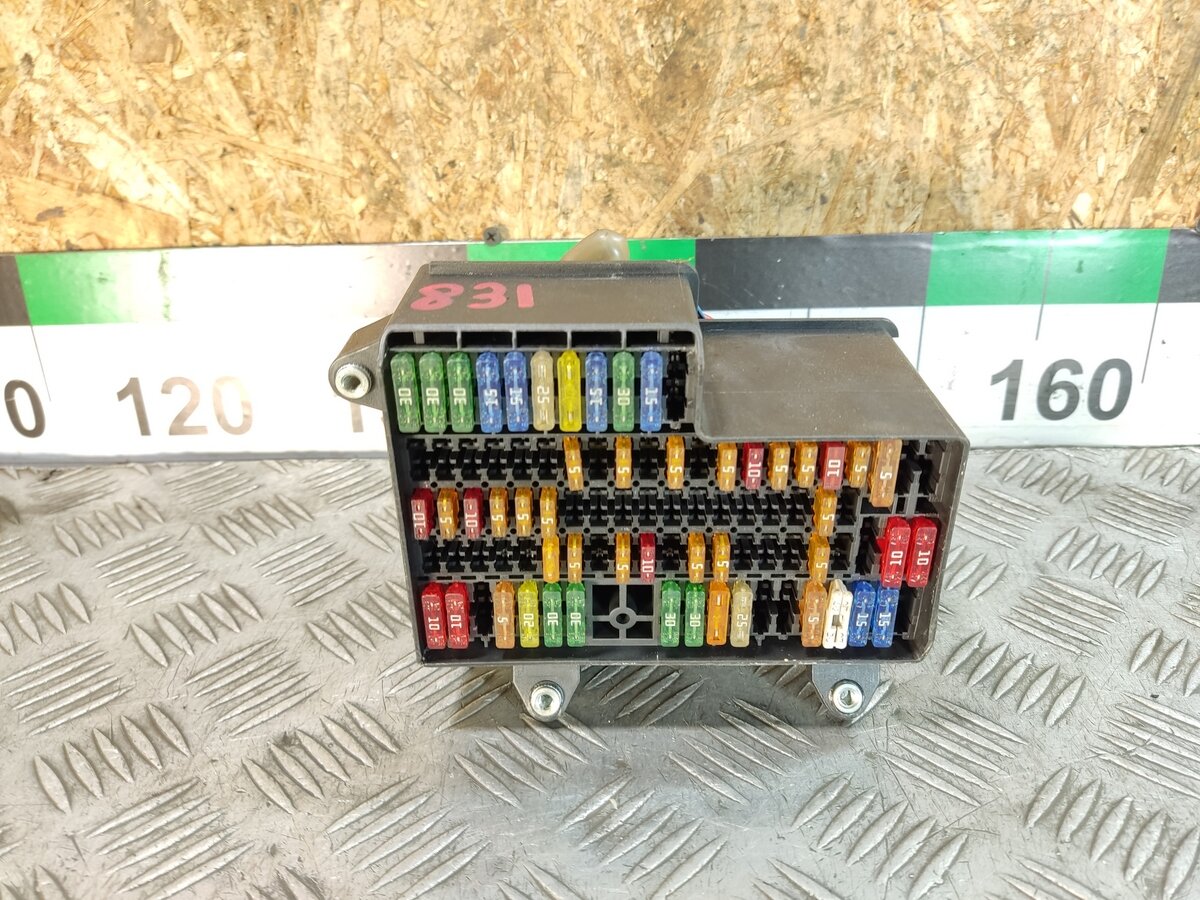 Блок предохранителей салонный VOLKSWAGEN Phaeton 2002-2016 3D2937495