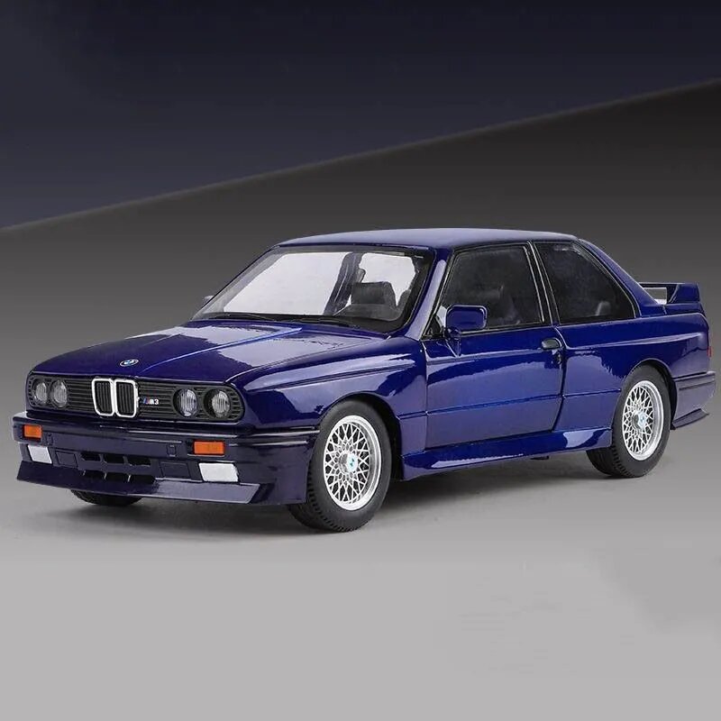 Машинка инерционная BMW M3 E30 металлическая модель 1:24 BMW M3 E30 , со светом и звуком