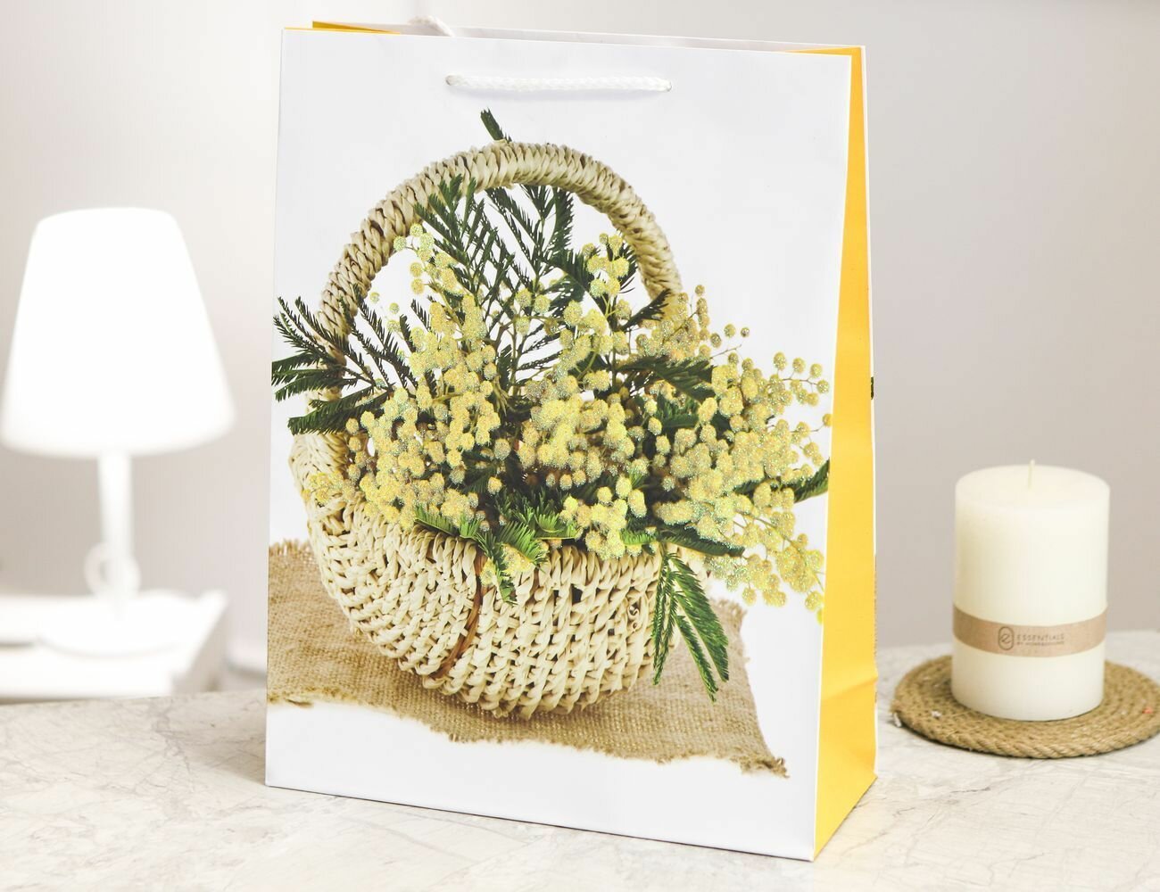 Подарочный пакет корзинка мимозы, бумага, 33х25 см, Due Esse Christmas XAE22000081-2