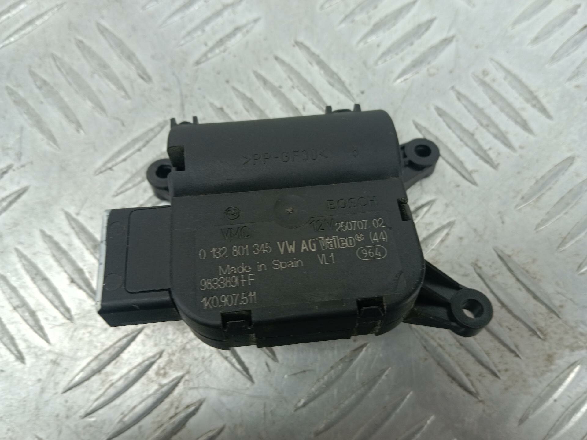 Моторчик заслонки печки Volkswagen Golf 6 2008 1K0907511