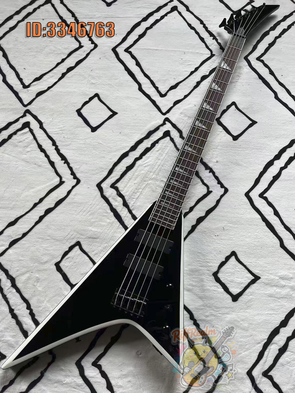 Бас-гитара V 5 string Black