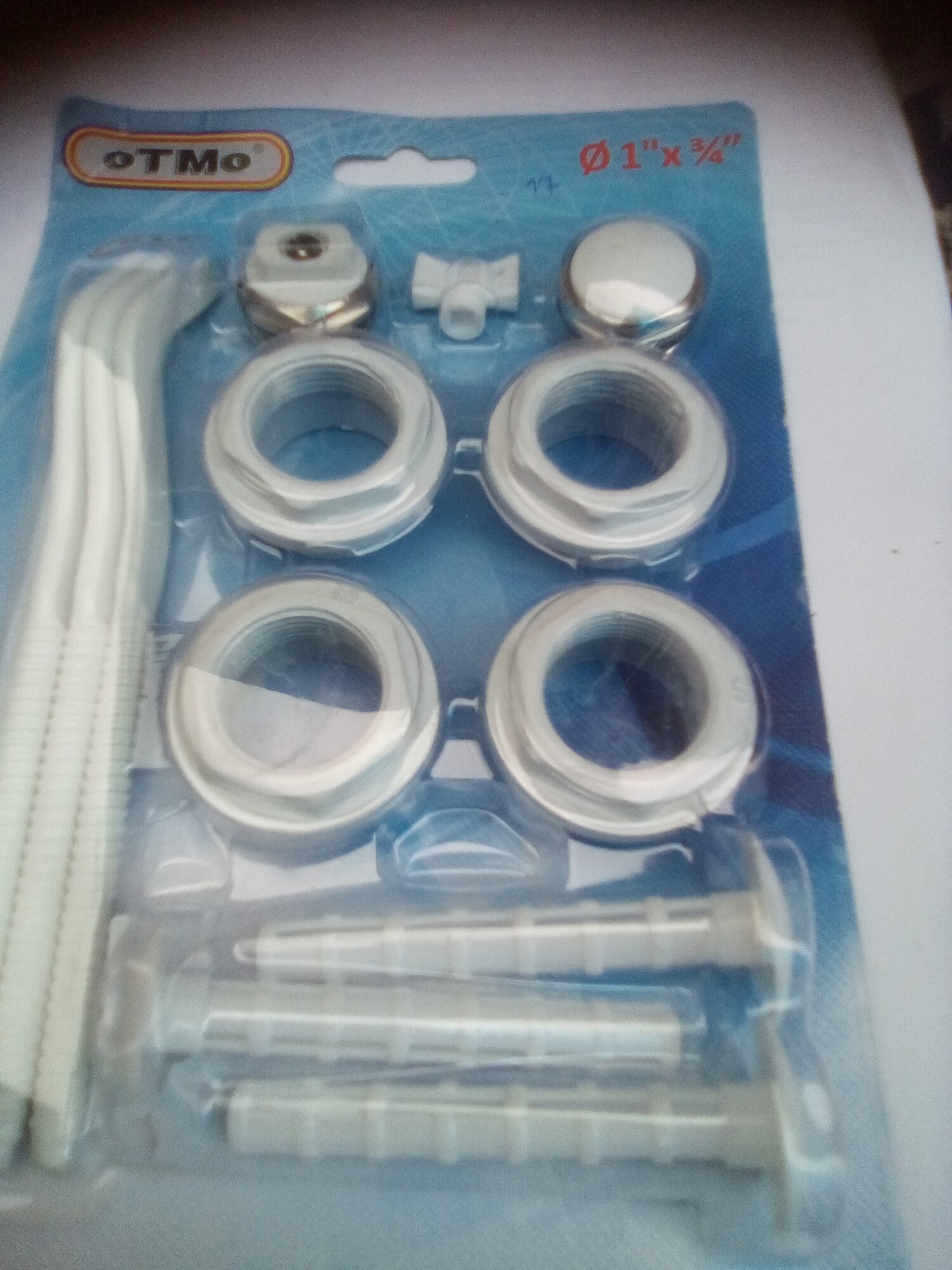 Комплект монтажный 3/4" отмо для алюм и биметал радиаторов 13 предметов с 3-мя кронштейн (в блистере)