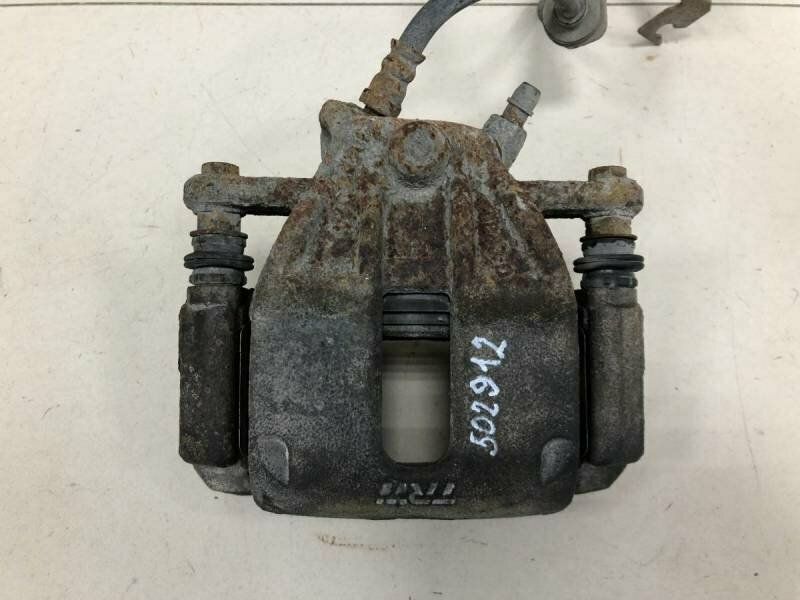 Суппорт передний левый Renault Duster 2012 кат.номер: 7701208332