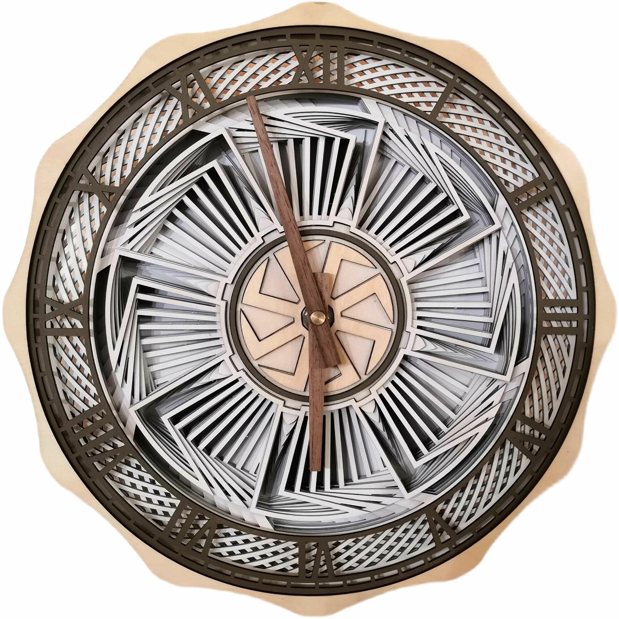 Настенные часы из фанеры "многослойное панно" D- 30 sm