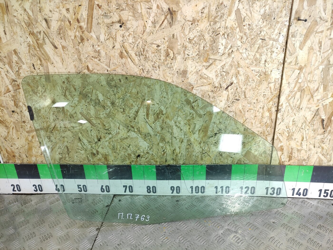 Стекло двери передней правой RENAULT CLIO 1998-2008 7700842893