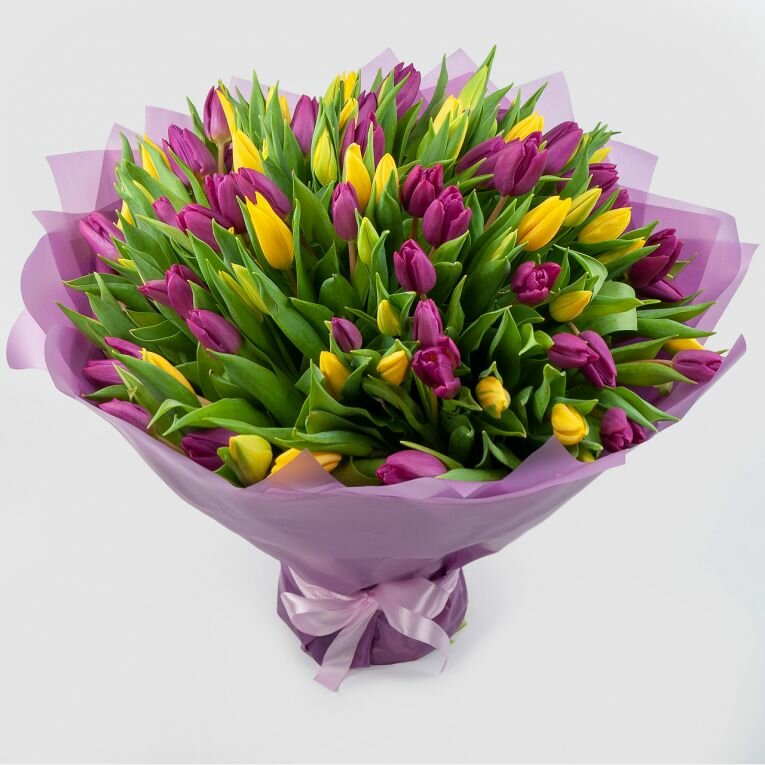 Букет СоюзЦветТорг "Весенний Фейерверк", тюльпаны, 40 см, 101 шт.